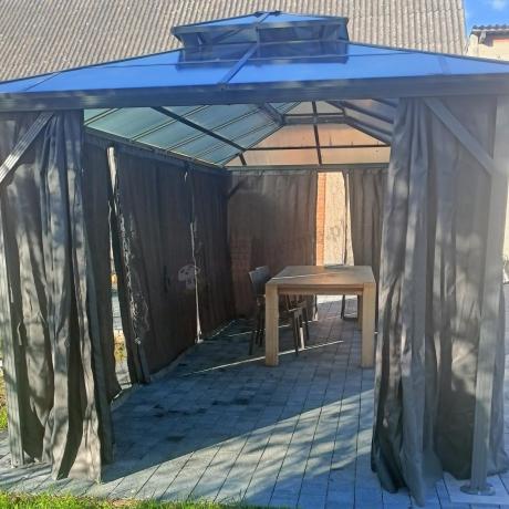 Aluminiowa altana ogrodowa 3x6 z dachem z poliwęglanu i zasłonami ...